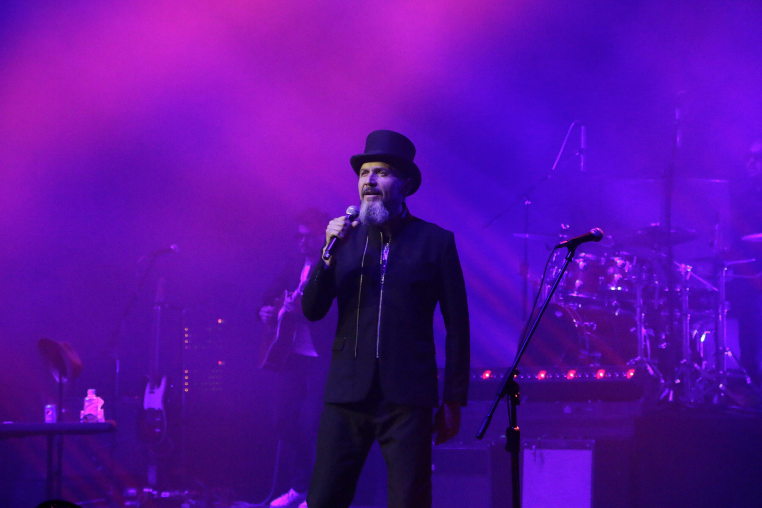 Regresa Reyli Barba a las presentaciones en vivo – Soy Música y Cultura